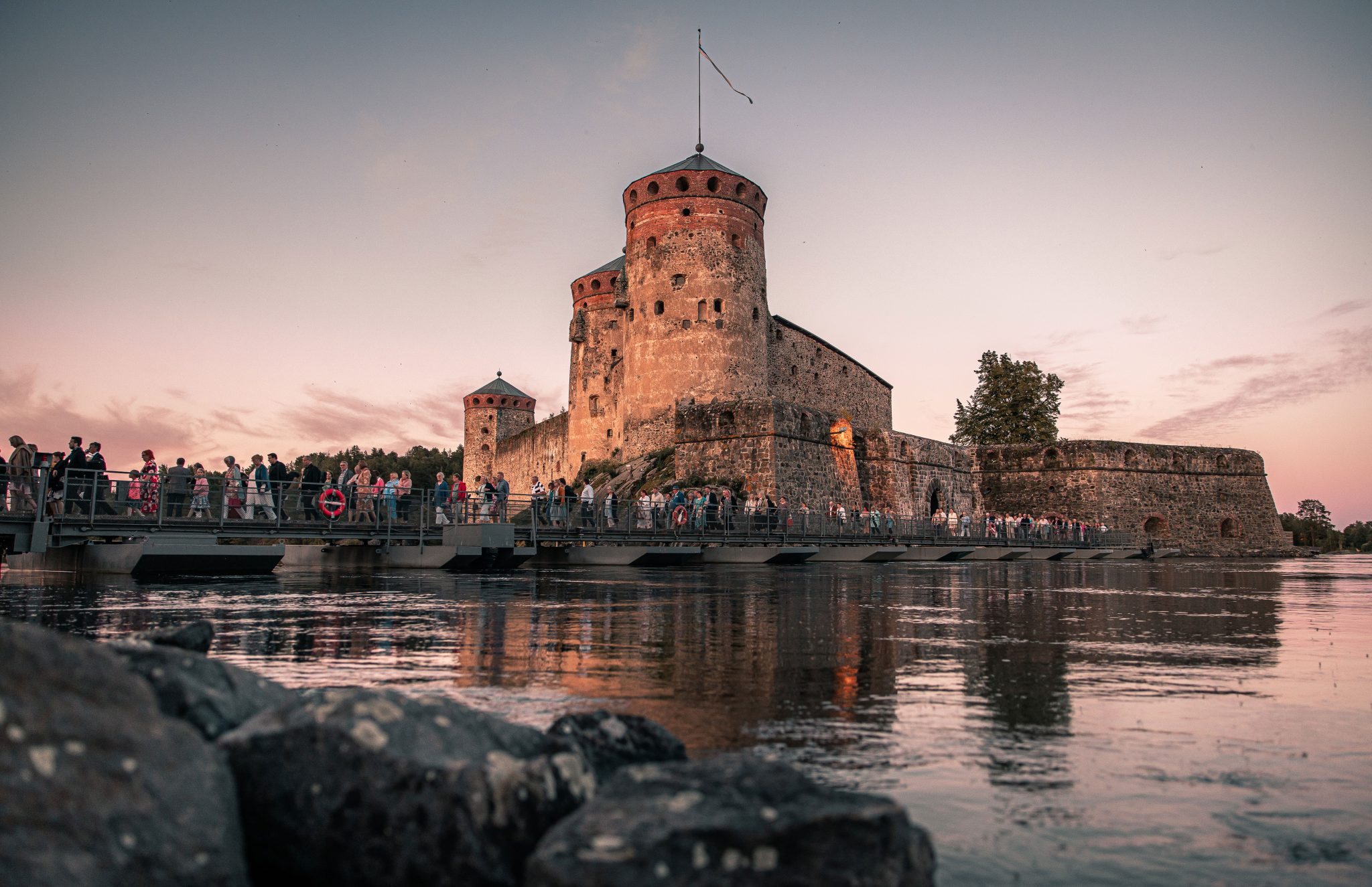 Massiivisiin rooleihin valmistautuva Mika Kares heittäytyy kotona perheenisäksi - Savonlinnan ...